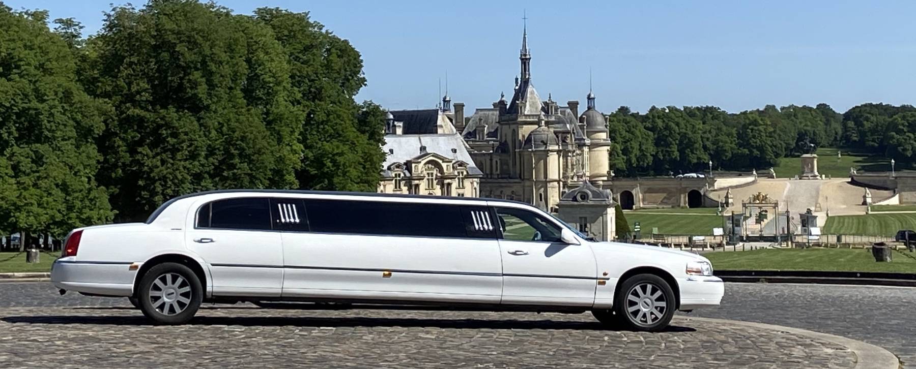 Location Limousine Américaine avec chauffeur Paris